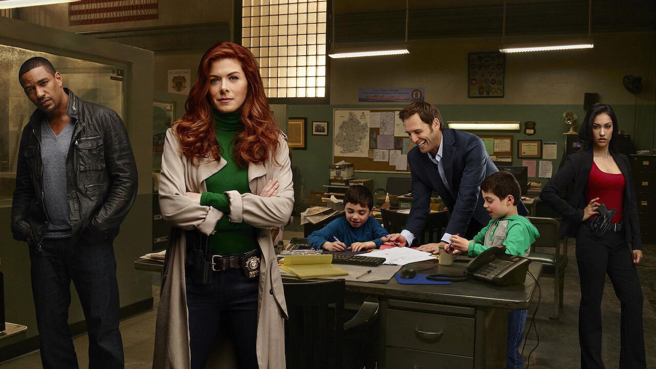 Watch The Mysteries of Laura | Netflix